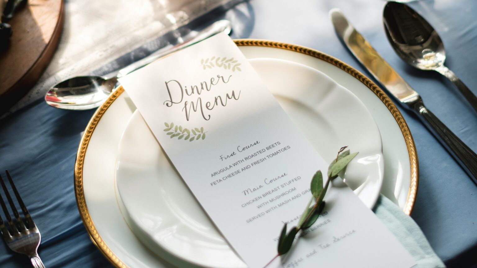 How to Host a Dinner Party: An 8-Step Hosting Guide